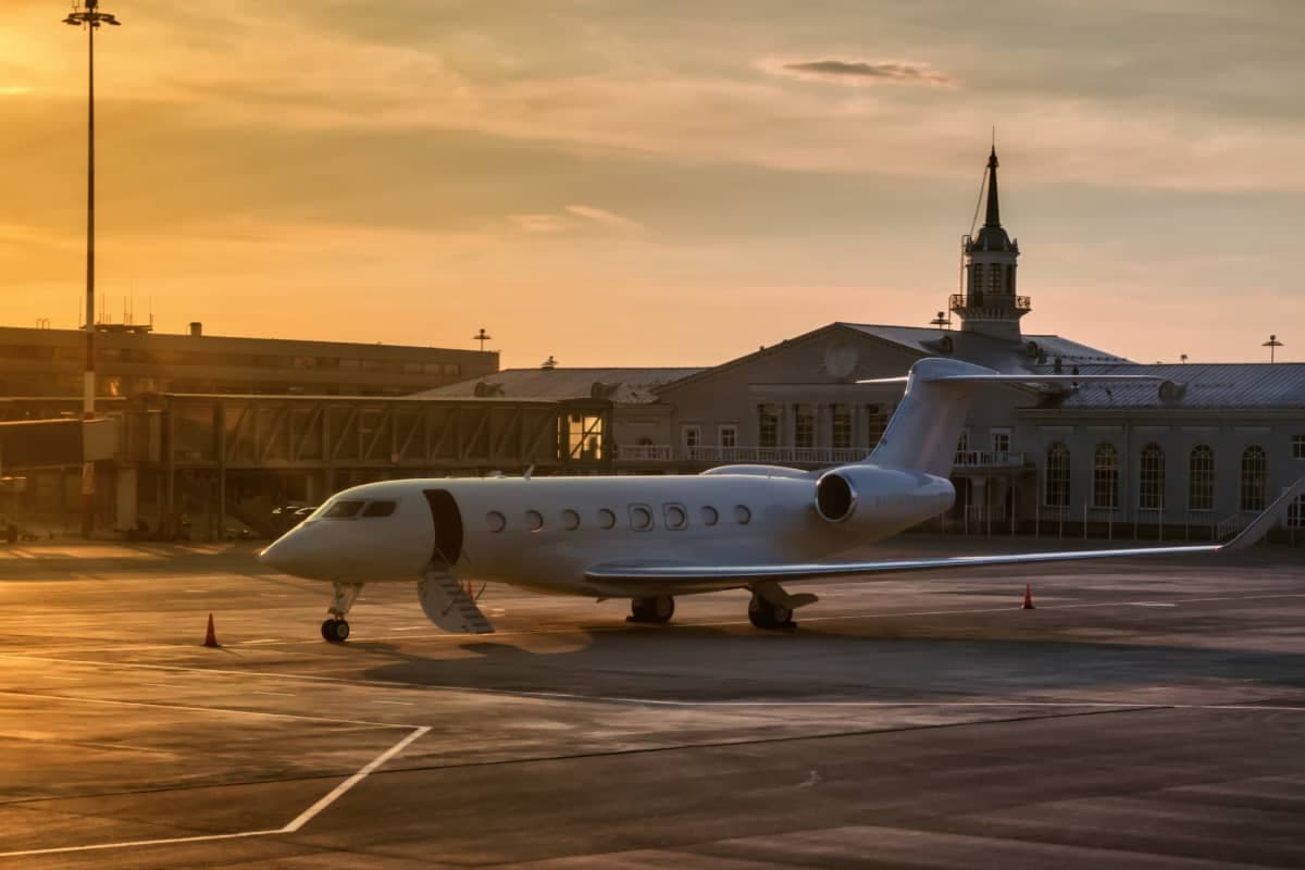 Air Taxi Services and Helicopter Charter | JetCharter.com